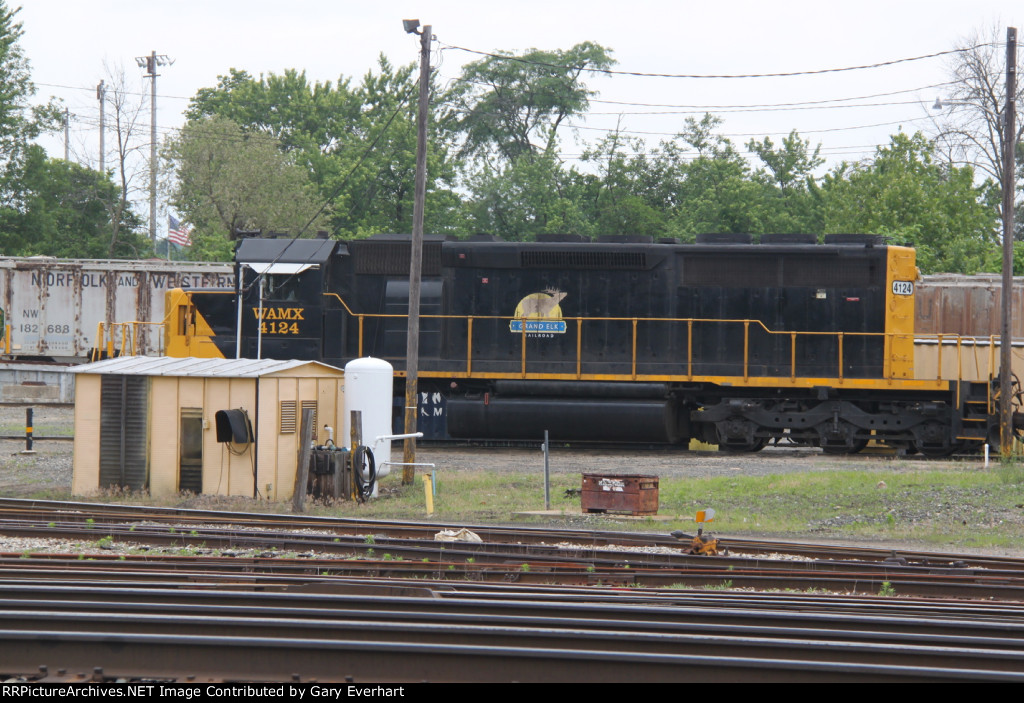 WAMX 4124 - Grand Elk RR